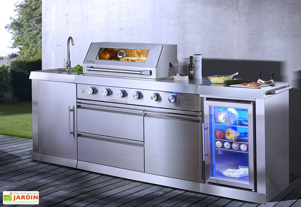Cuisine extérieure en inox : barbecue gaz, réfrigérateur, évier ...